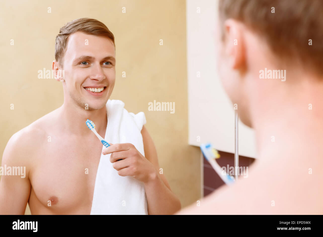 Stand mirror hi-res stock photography and images - Alamy