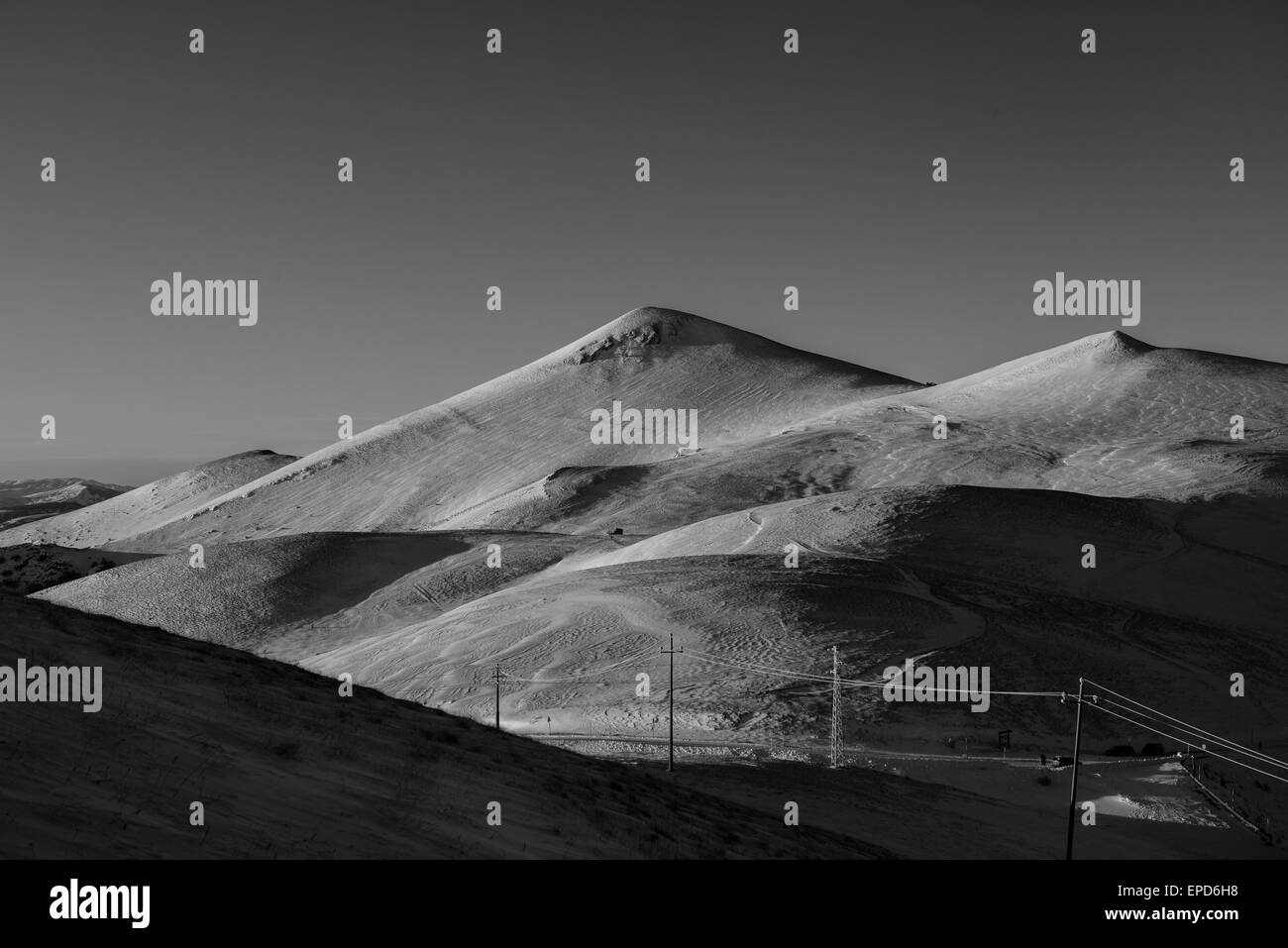 Hills covered by snow,Sibillini mountains NP, Umbria, Italy Stock Photo ...