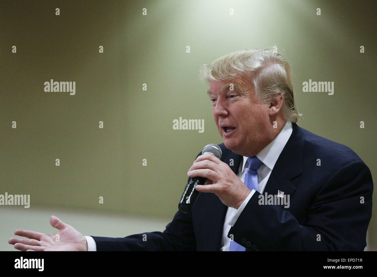 Sioux City, IOWA, USA. 16th May, 2015. DONALD TRUMP addresses a ...