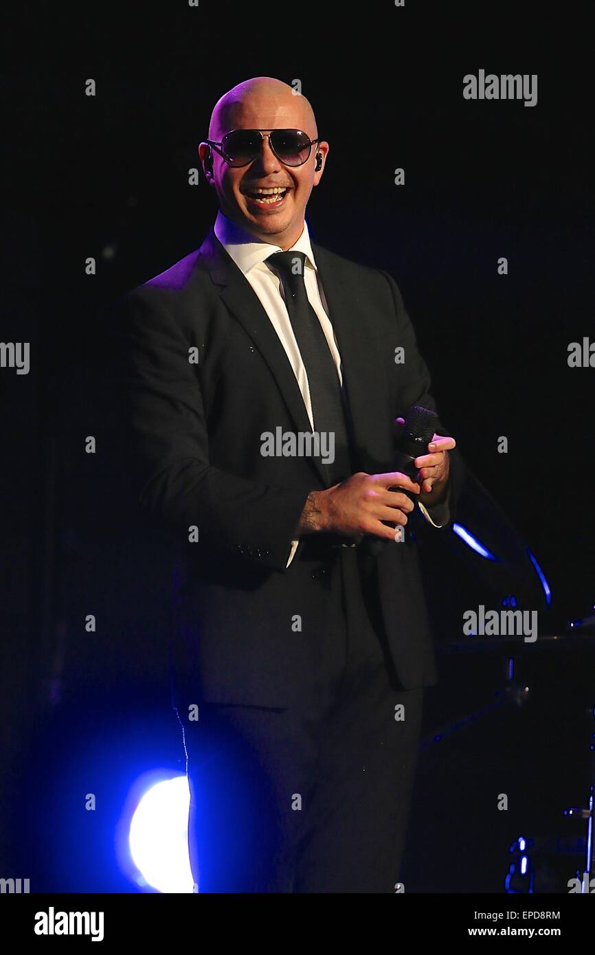Pitbull and Ne-Yo perform together at ABC studios for late-night talk ...