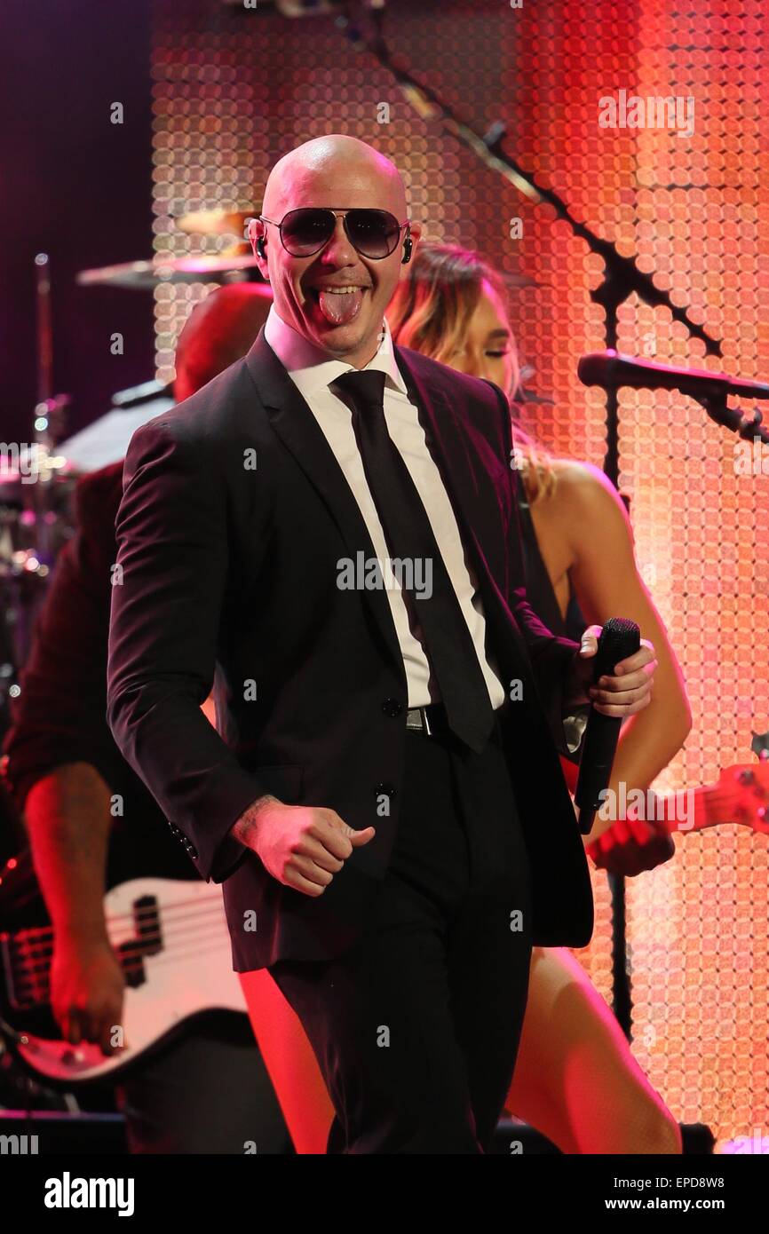 Pitbull and Ne-Yo perform together at ABC studios for late-night talk ...