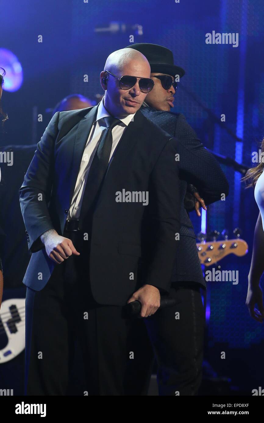 Pitbull and Ne-Yo perform together at ABC studios for late-night talk ...