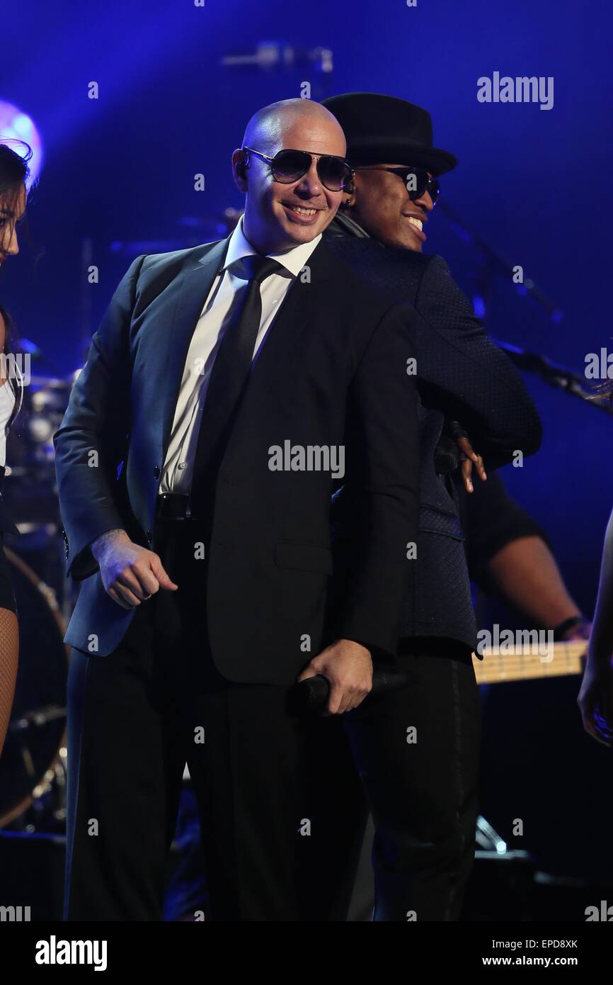 Pitbull and Ne-Yo perform together at ABC studios for late-night talk ...