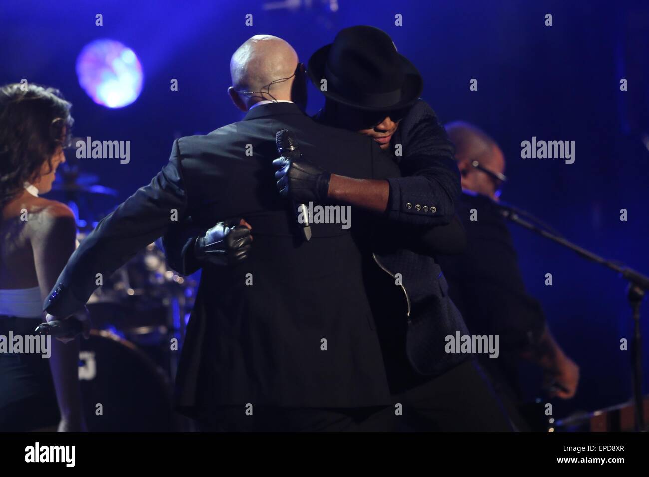 Pitbull and Ne-Yo perform together at ABC studios for late-night talk ...