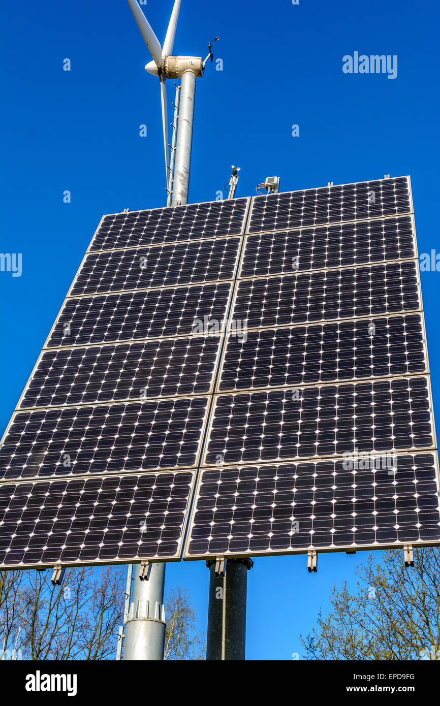 Solar tower power plant hi-res stock photography and images - Alamy