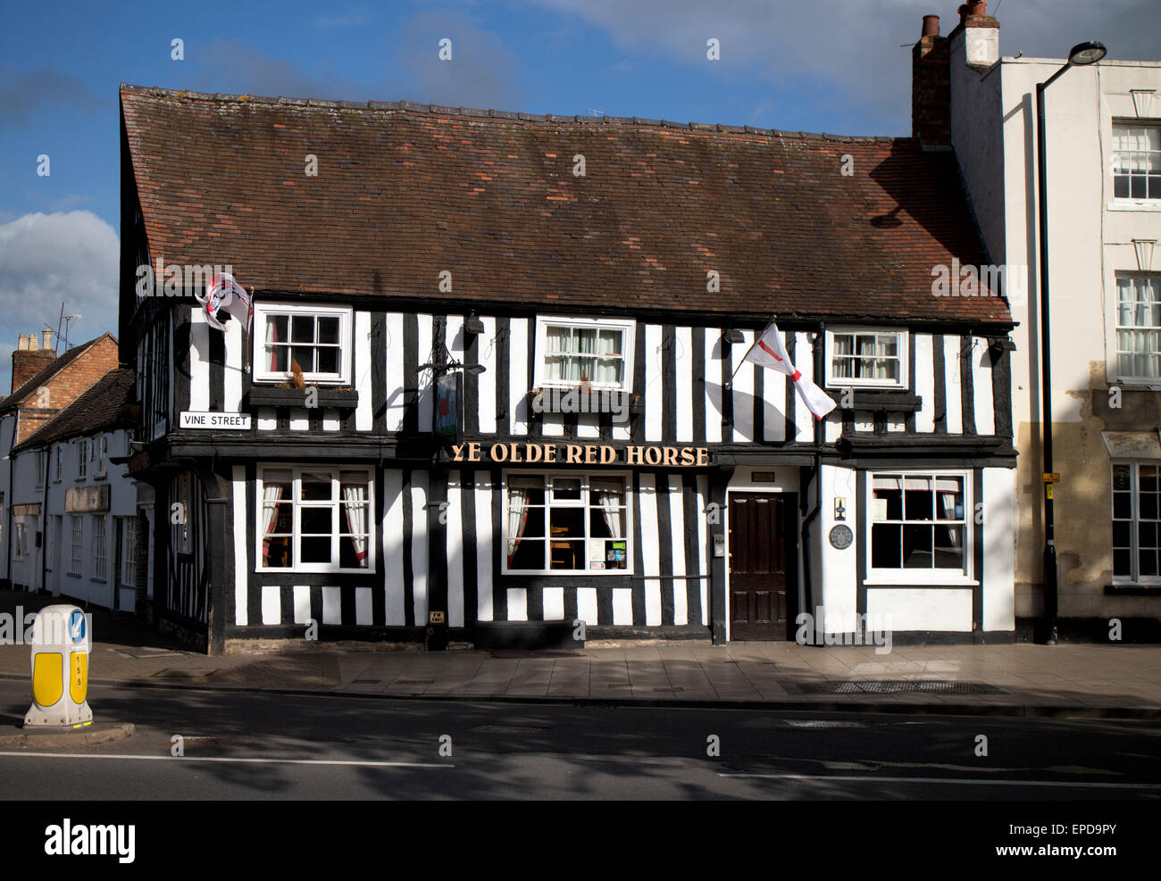 Ye olde red horse hi-res stock photography and images - Alamy