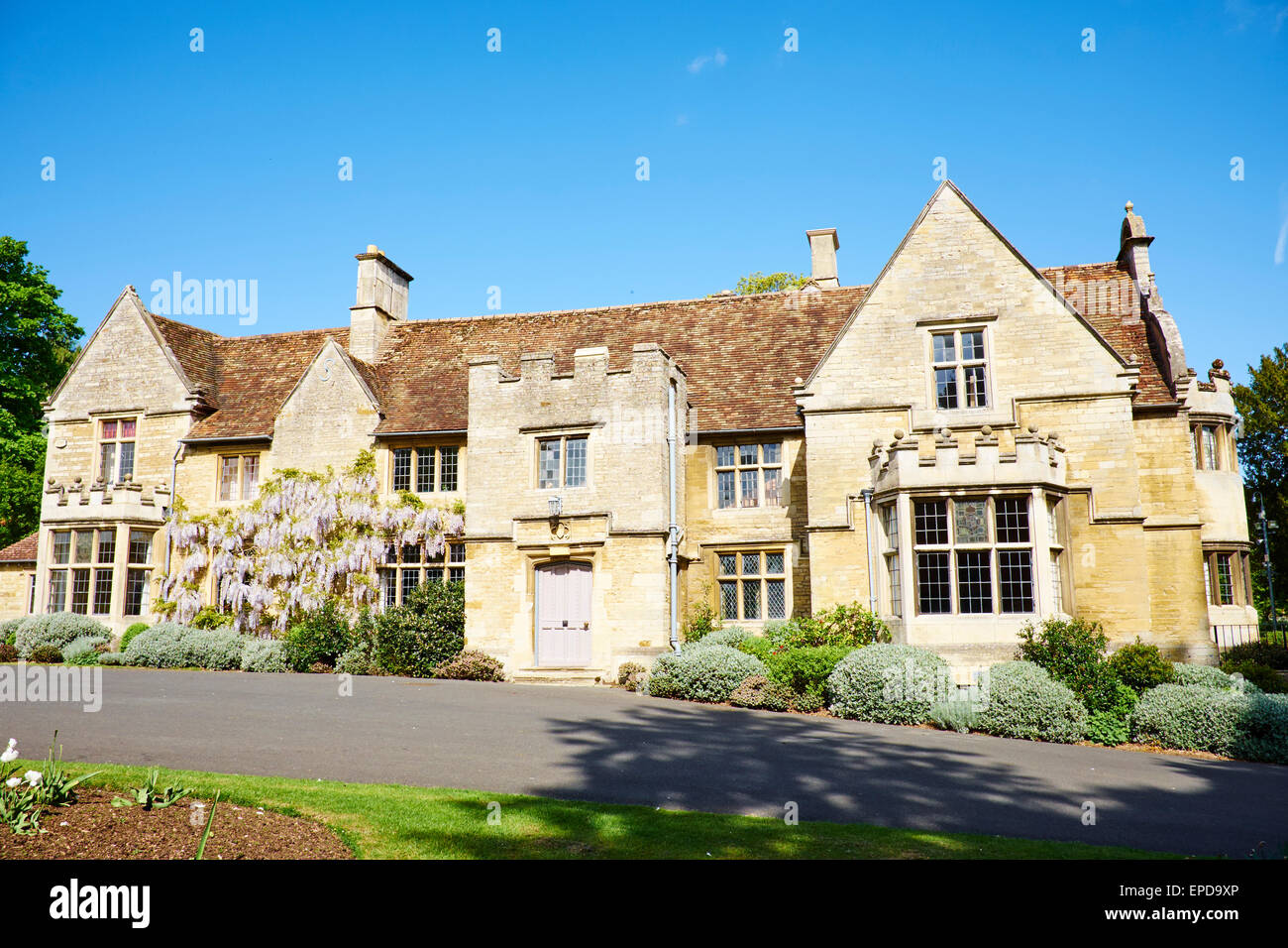 Rushden Hall The Town Council Offices Within Hall Park Rushden ...