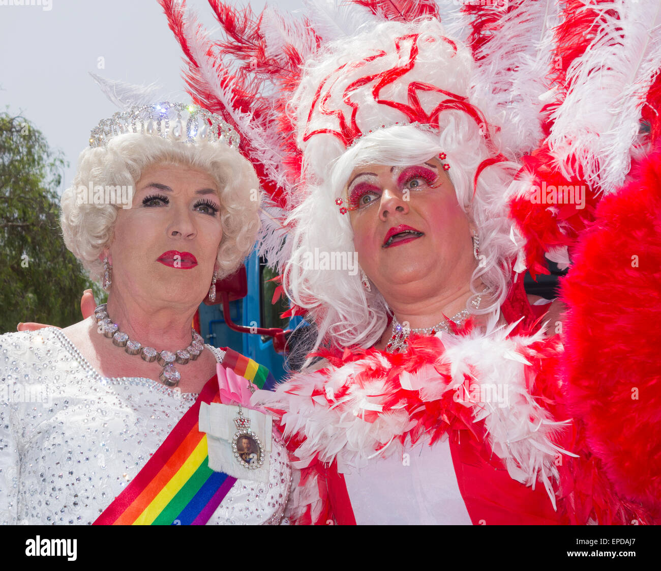 Queen elizabeth lookalike hi-res stock photography and images - Alamy