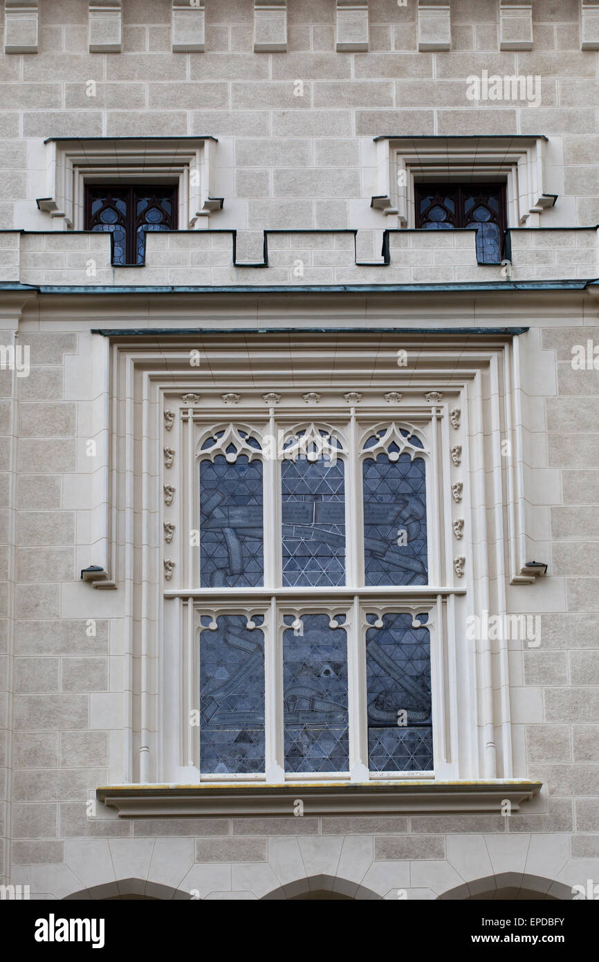 Castle window hi-res stock photography and images - Alamy