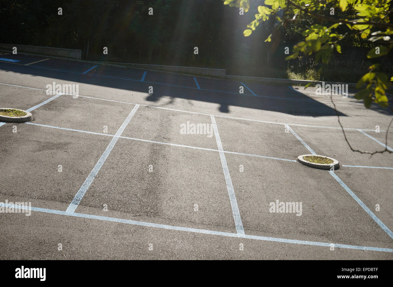 Empty parking lot Stock Photo - Alamy