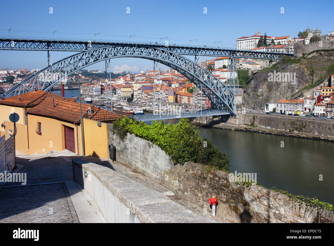 Ponte luiz i bridge in porto hi-res stock photography and images - Alamy