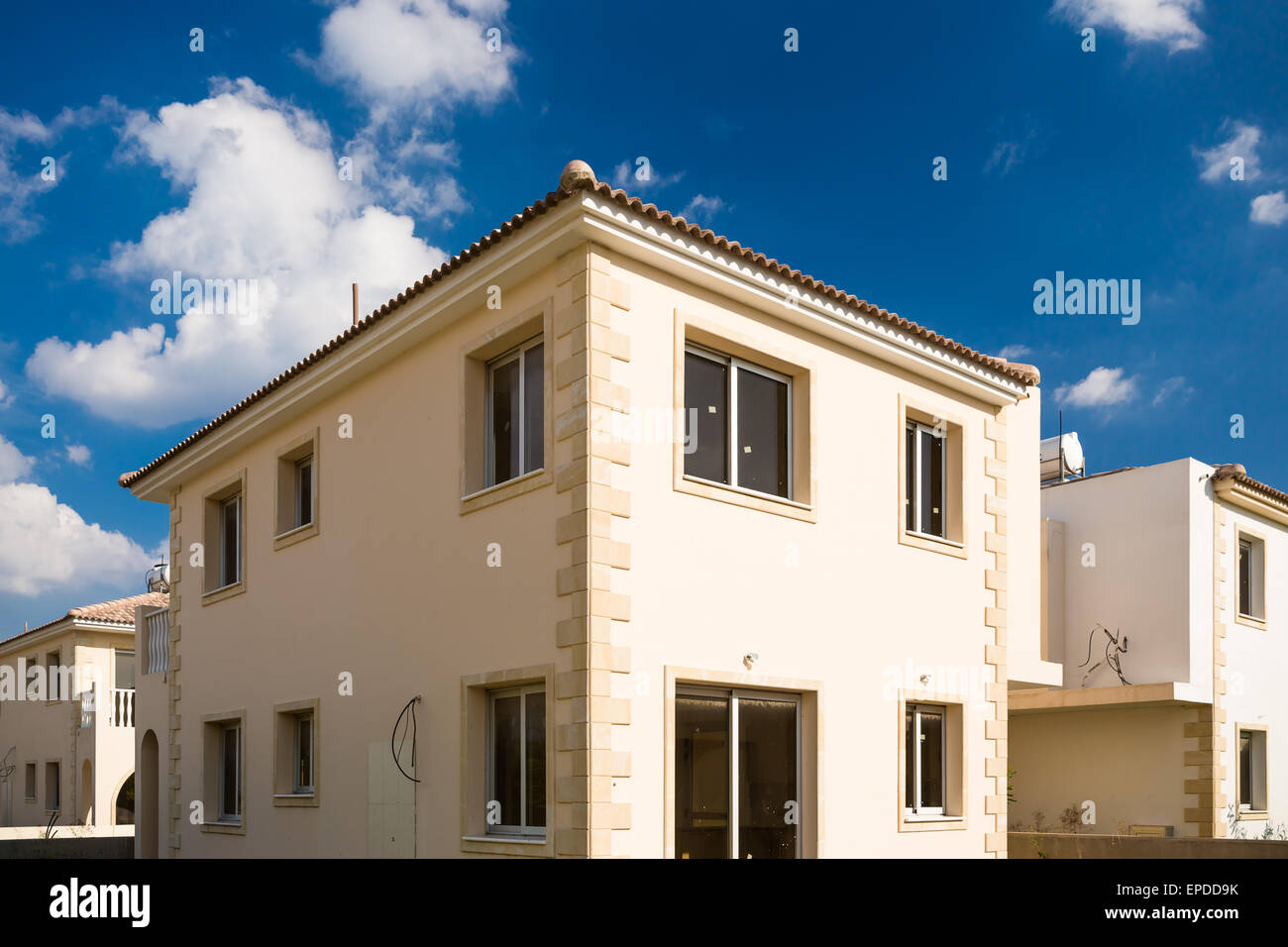 Two floor buildings hi-res stock photography and images - Alamy
