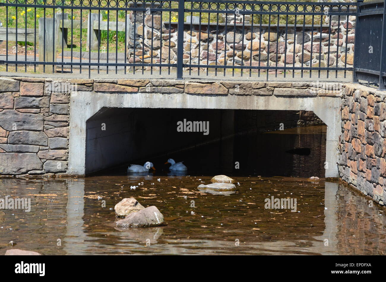 Small stone bridge hi-res stock photography and images - Alamy