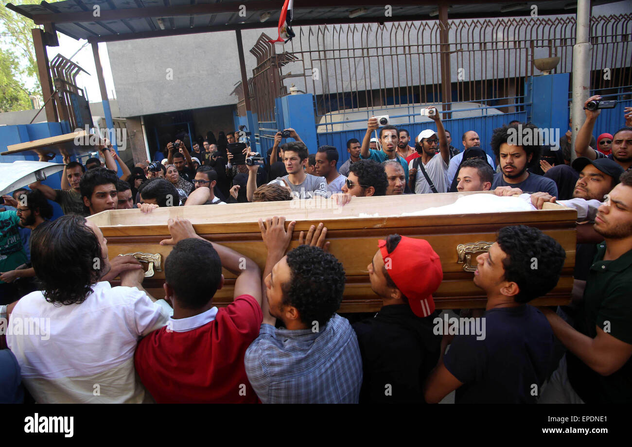 Cairo, Egypt. 17th May, 2015. Relatives carry the coffin of an executed ...