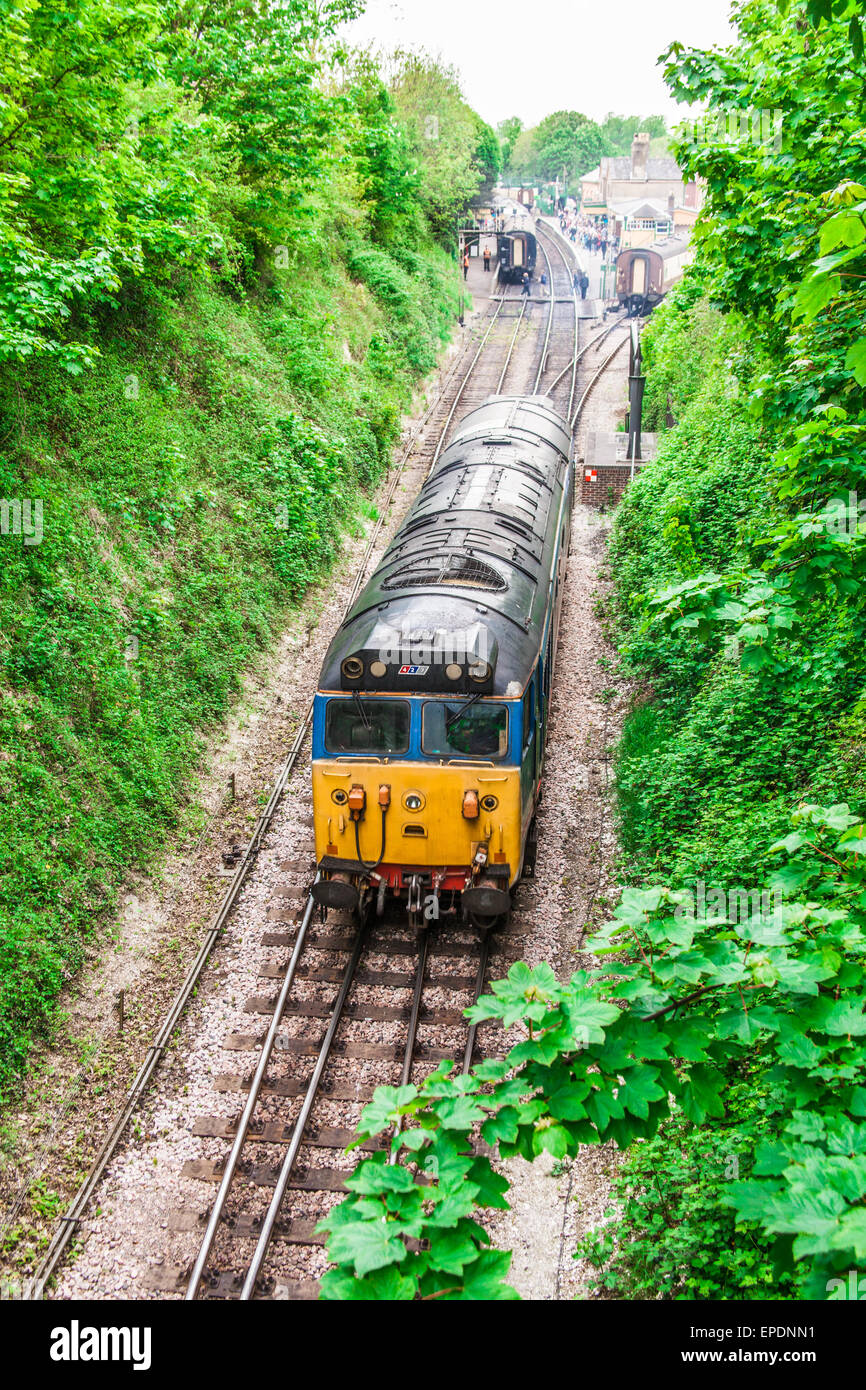 Diesel train at Alresford Station, Watercress line, New Alresaford ...