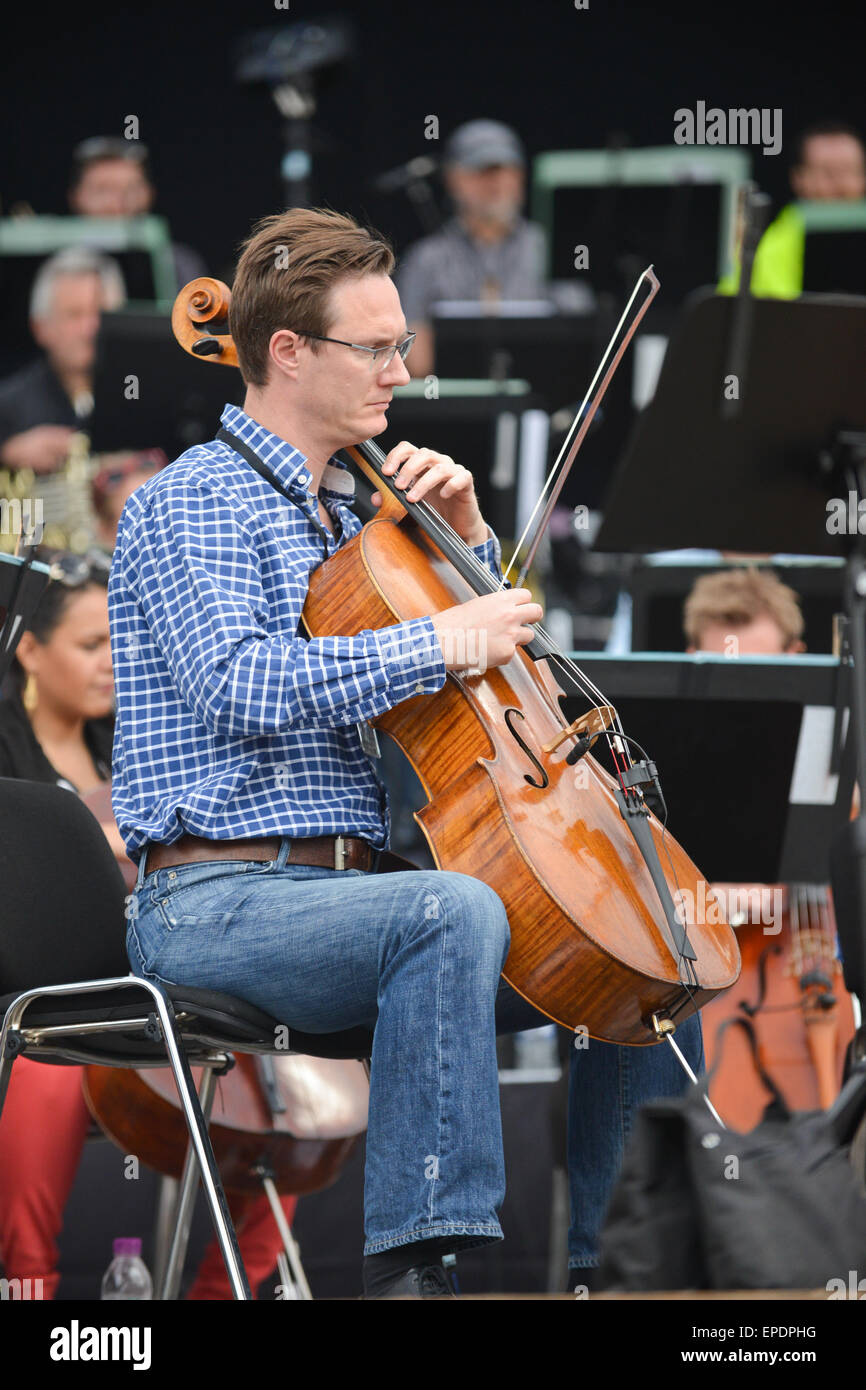 Trafalgar square london orchestra hi-res stock photography and images ...