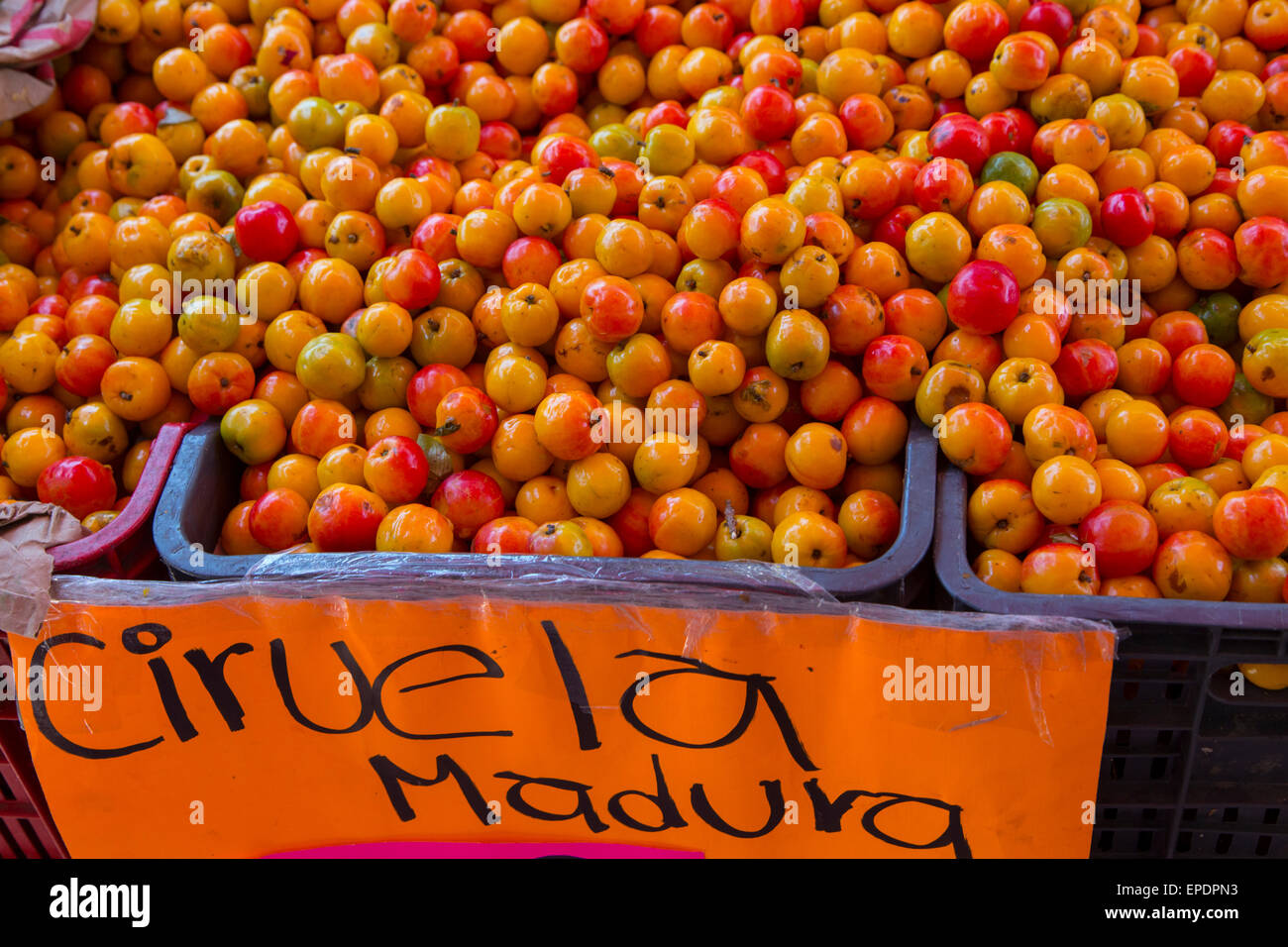 Vegetable market hi-res stock photography and images - Alamy
