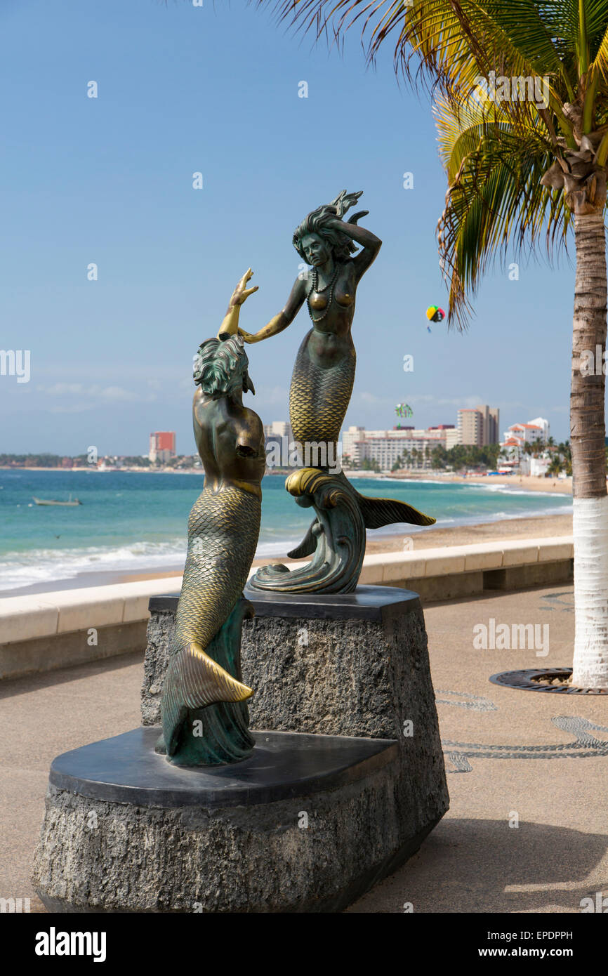 Neptune nereid sculpture hi-res stock photography and images - Alamy