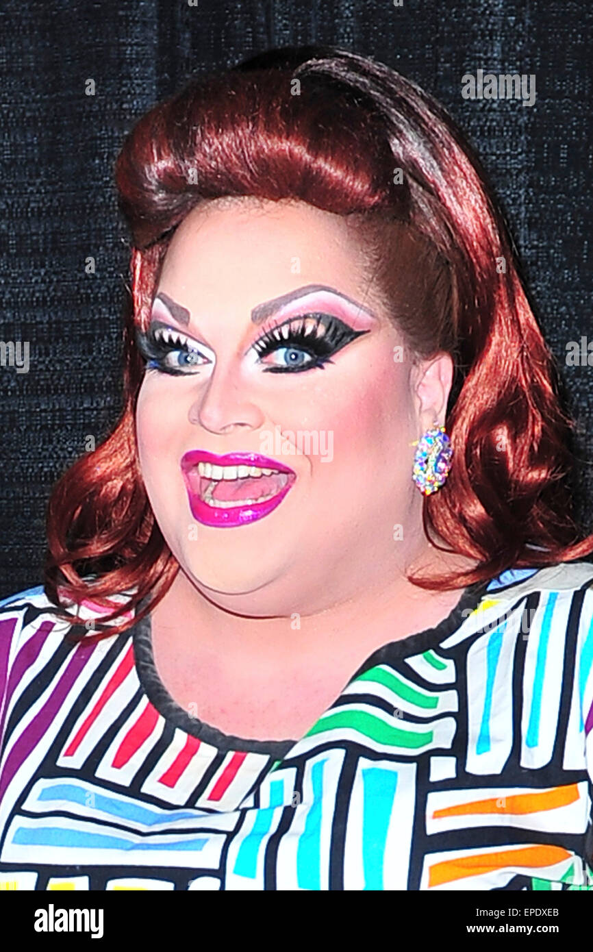 Ginger Minj auf RuPaul's DragCon im Los Angeles Convention Center. Los ...