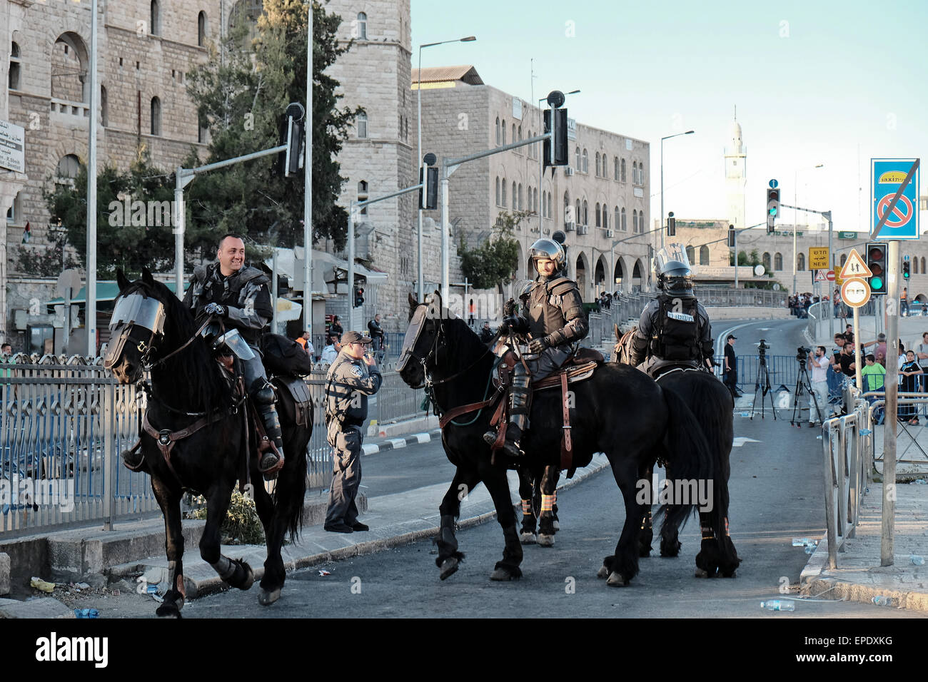 Jerusalem, Israel. 17th May, 2015. Policemen try to serve as a buffer ...