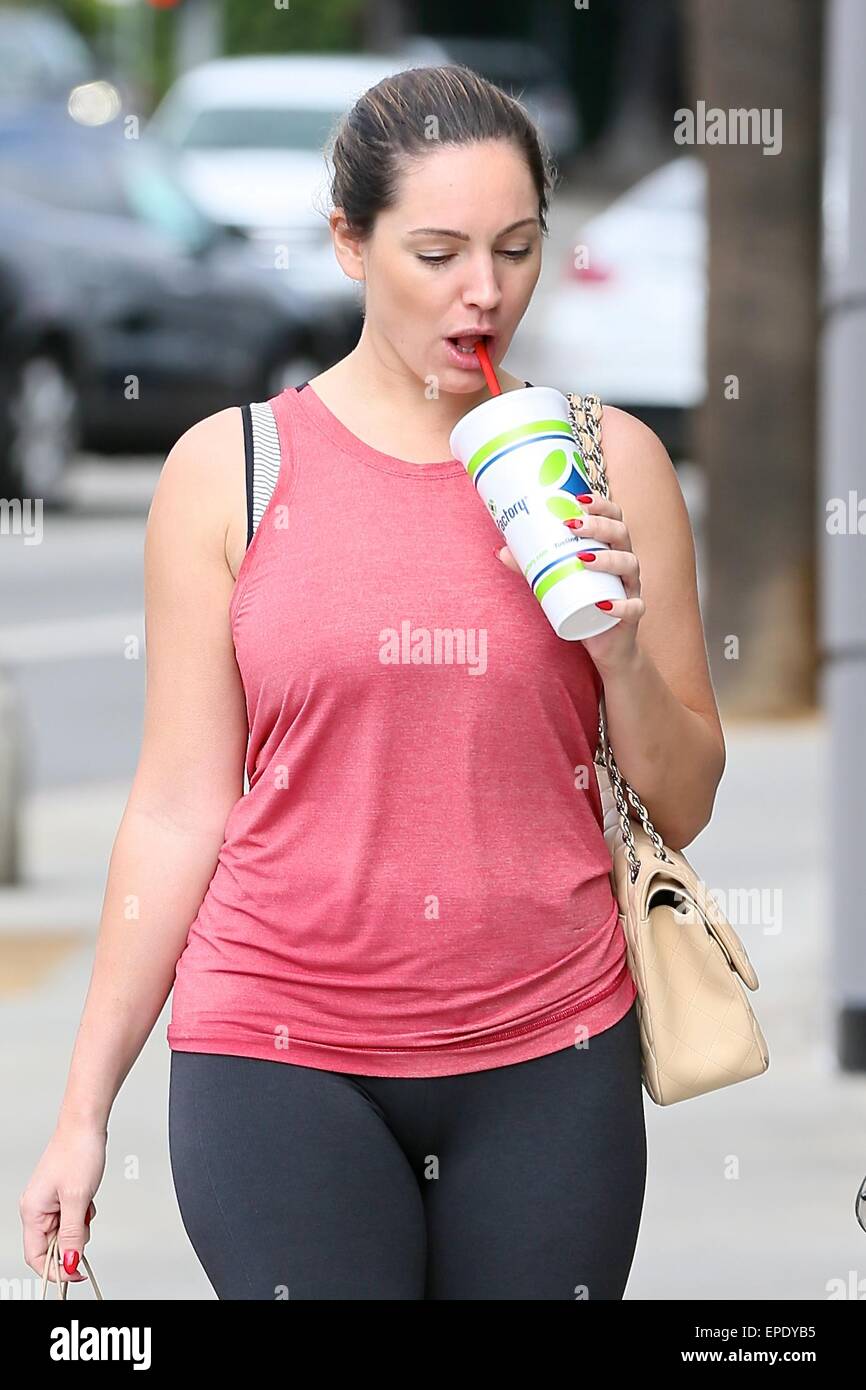 Kelly Brook and a friend go to body factory to pick up a smoothie and a ...