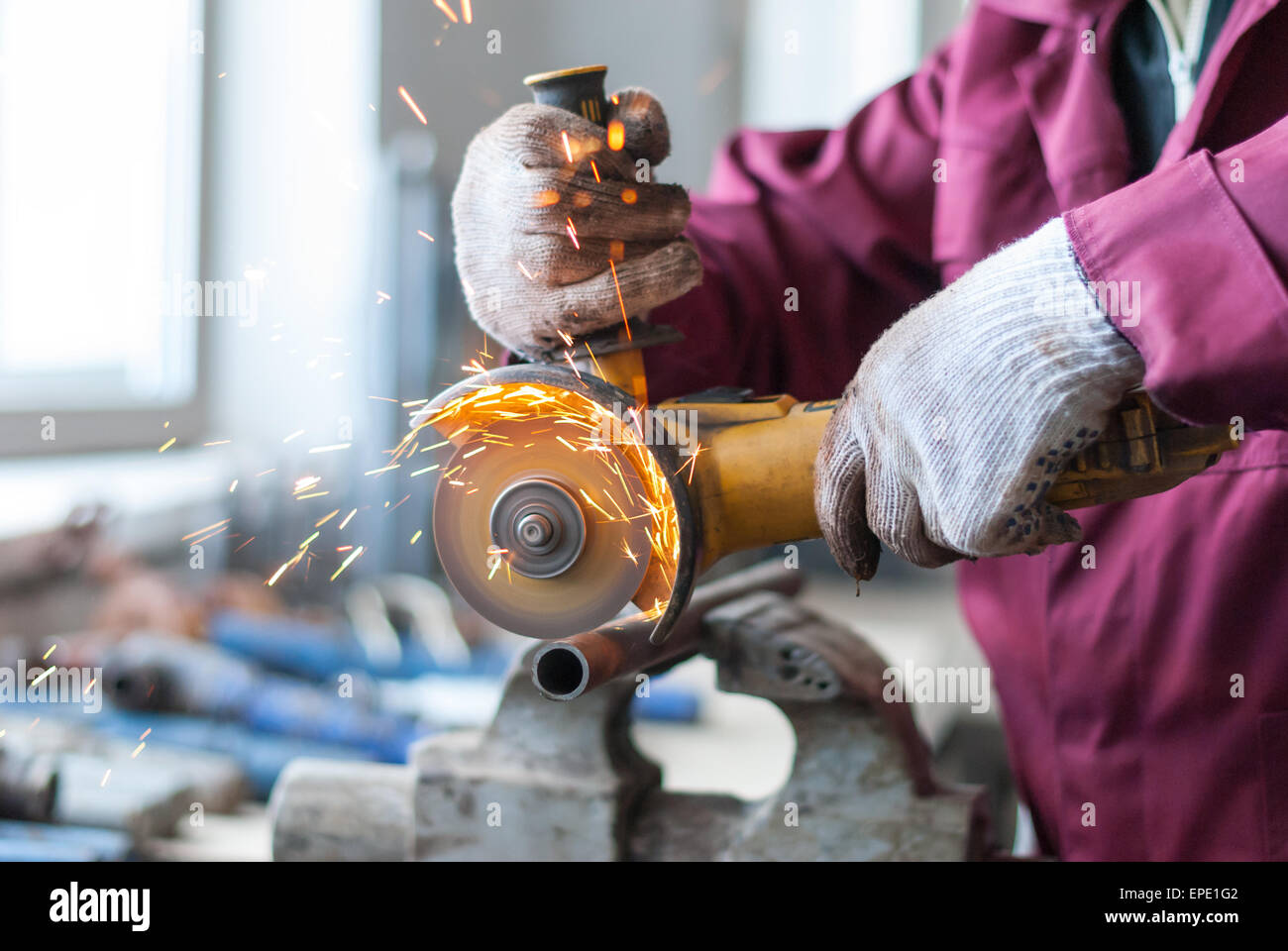 Man cut metal cutting wheel Stock Photo - Alamy