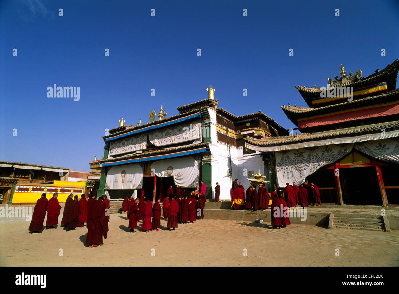 china, tibet, qinghai province, tongren (repkong), wutun si monastery ...