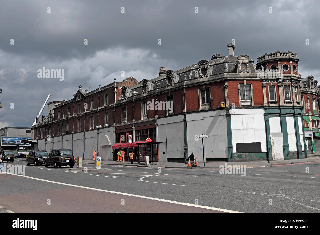 Smithfield General Market Building at the corner of Farringdon Road and ...