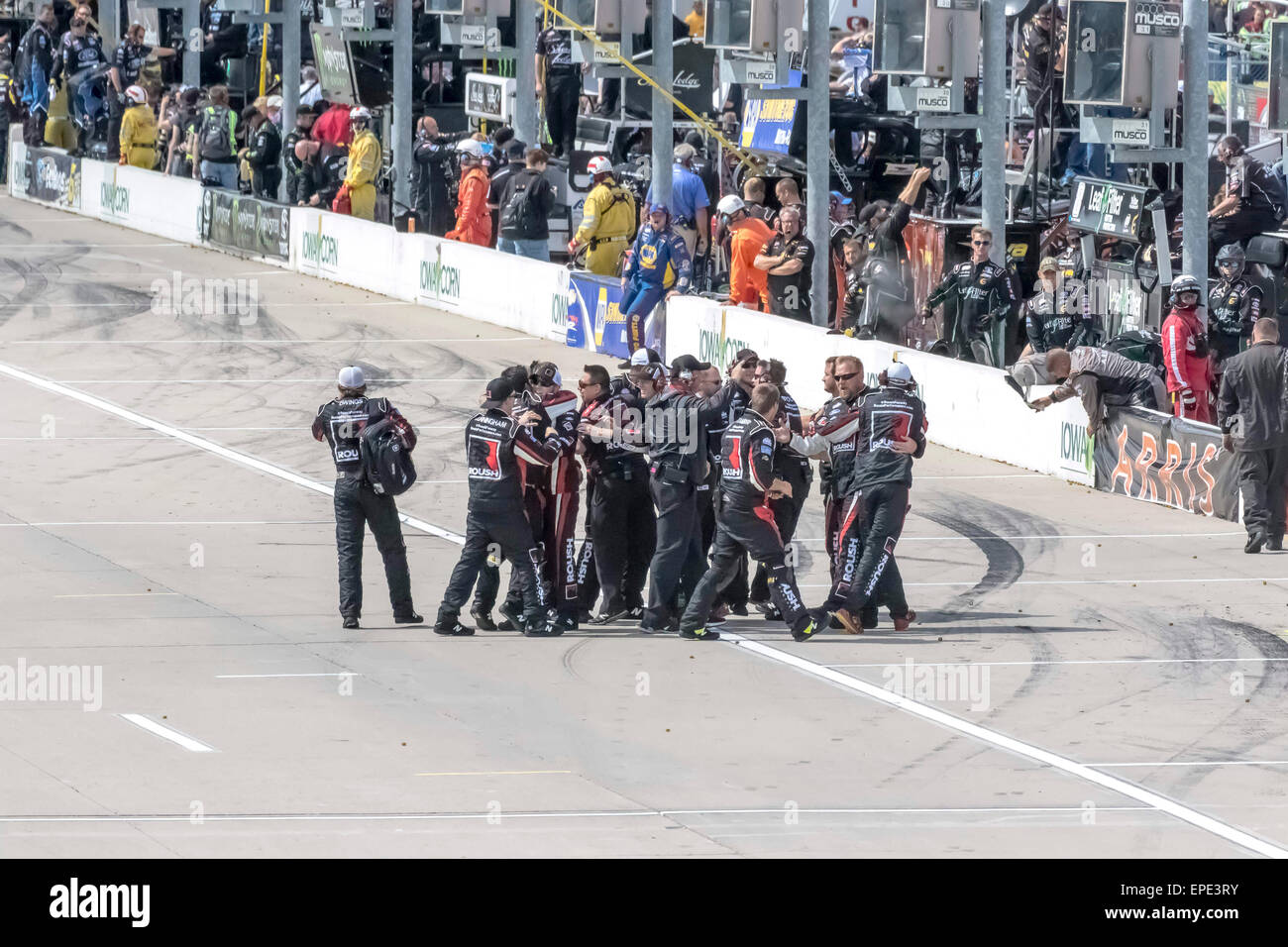 Newton, Iowa, USA. 17th May, 2015. The NASCAR Xfinity Series teams race ...
