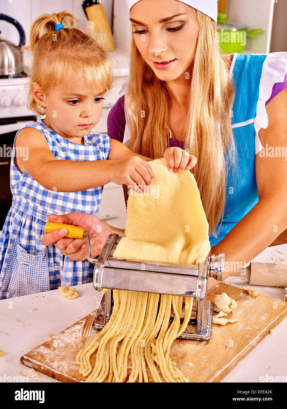 Mother and child making homemade pasta Stock Photo - Alamy