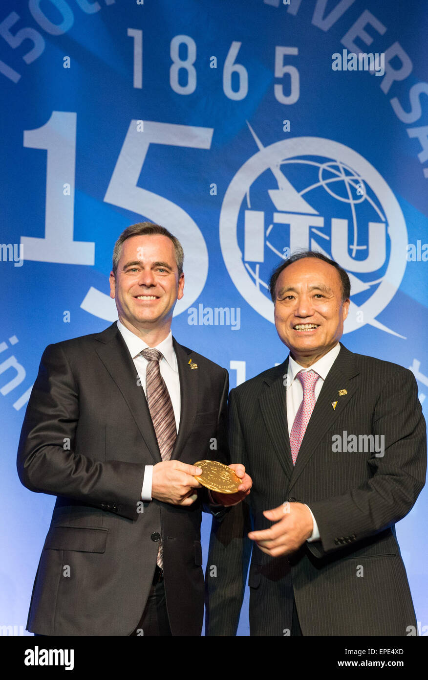 Professor of electrical hi-res stock photography and images - Alamy