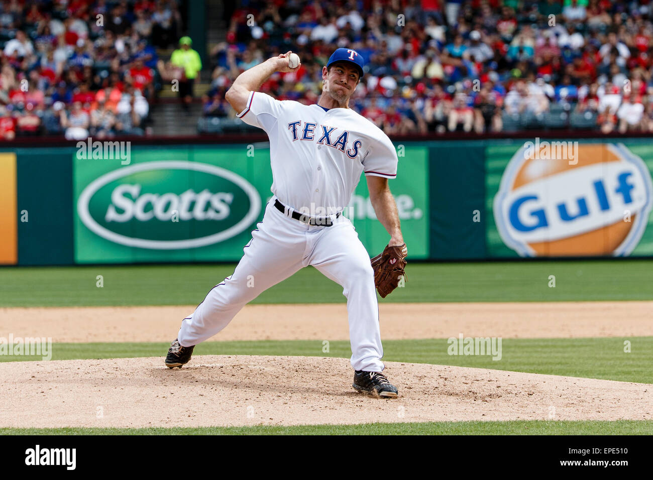 Arlington, Texas, USA. 17th May, 2015. Texas Rangers pitcher Ross ...