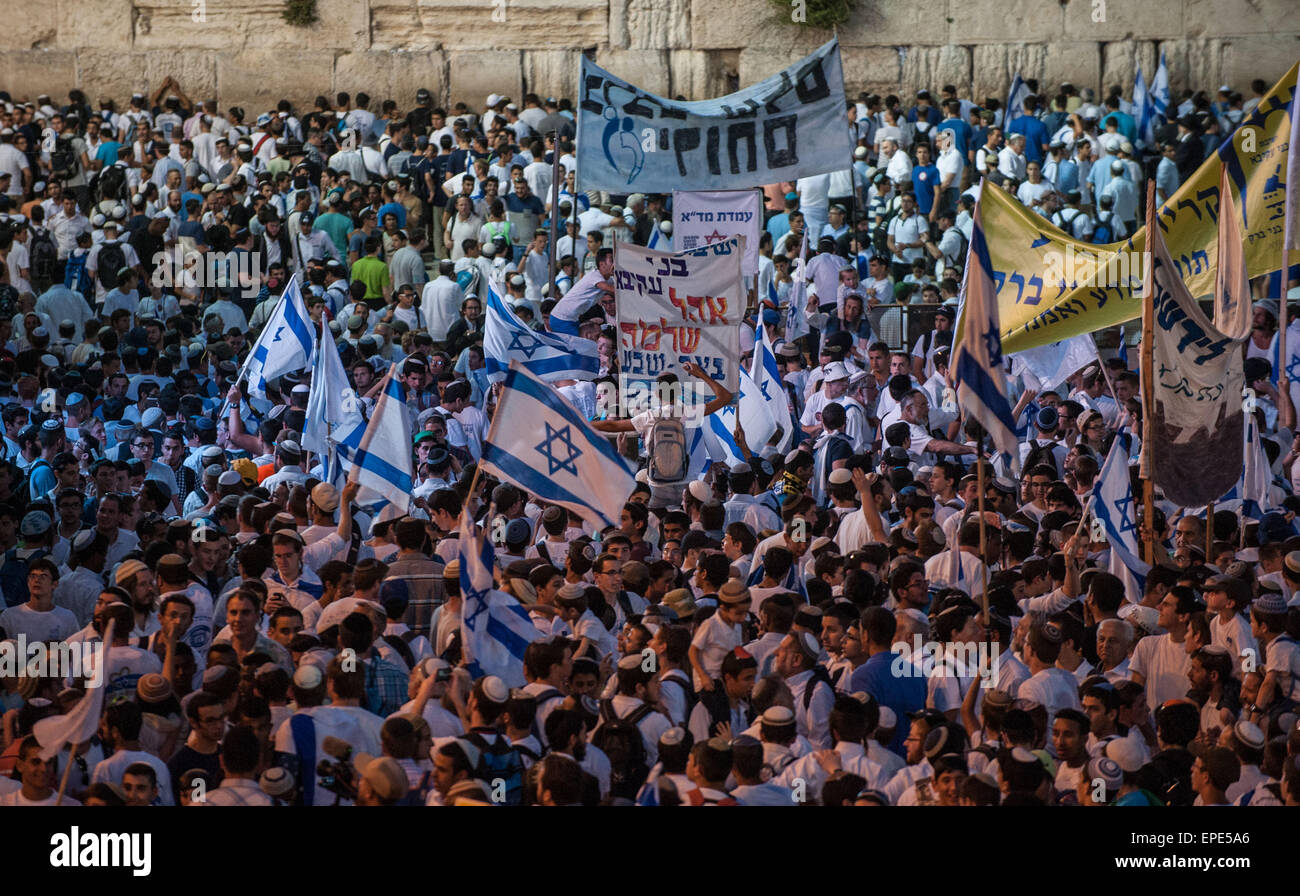 Jerusalem. 17th May, 2015. Jewish people celebrate Jerusalem Day at the ...