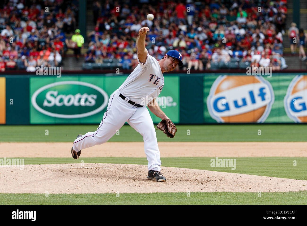Arlington, Texas, USA. 17th May, 2015. Texas Rangers pitcher Ross ...