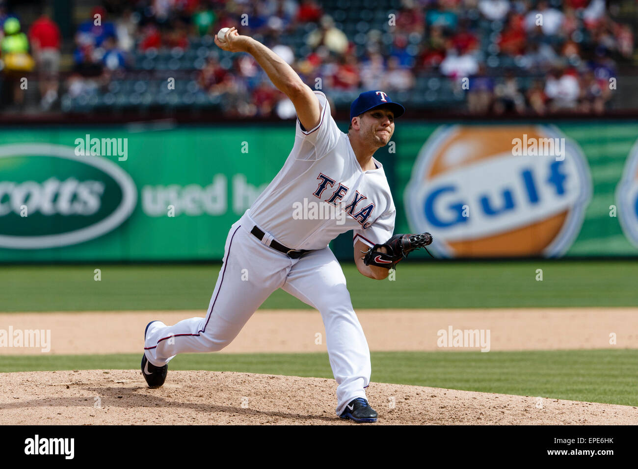 Arlington, Texas, USA. 17th May, 2015. Texas Rangers relief pitcher Shawn Tolleson (37) pitches ...