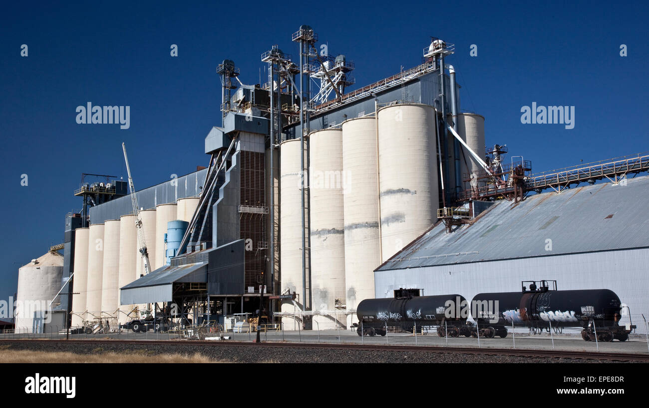 Car silos hi-res stock photography and images - Alamy