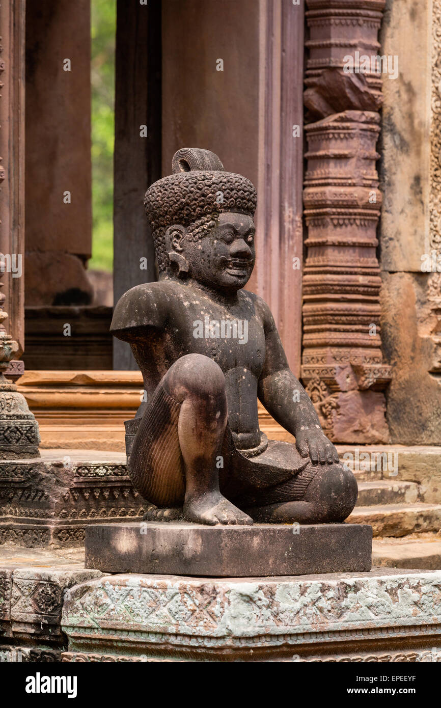 Yaksha Guardian, guardian figures in front of the Mandapa, Khmer Hindu ...