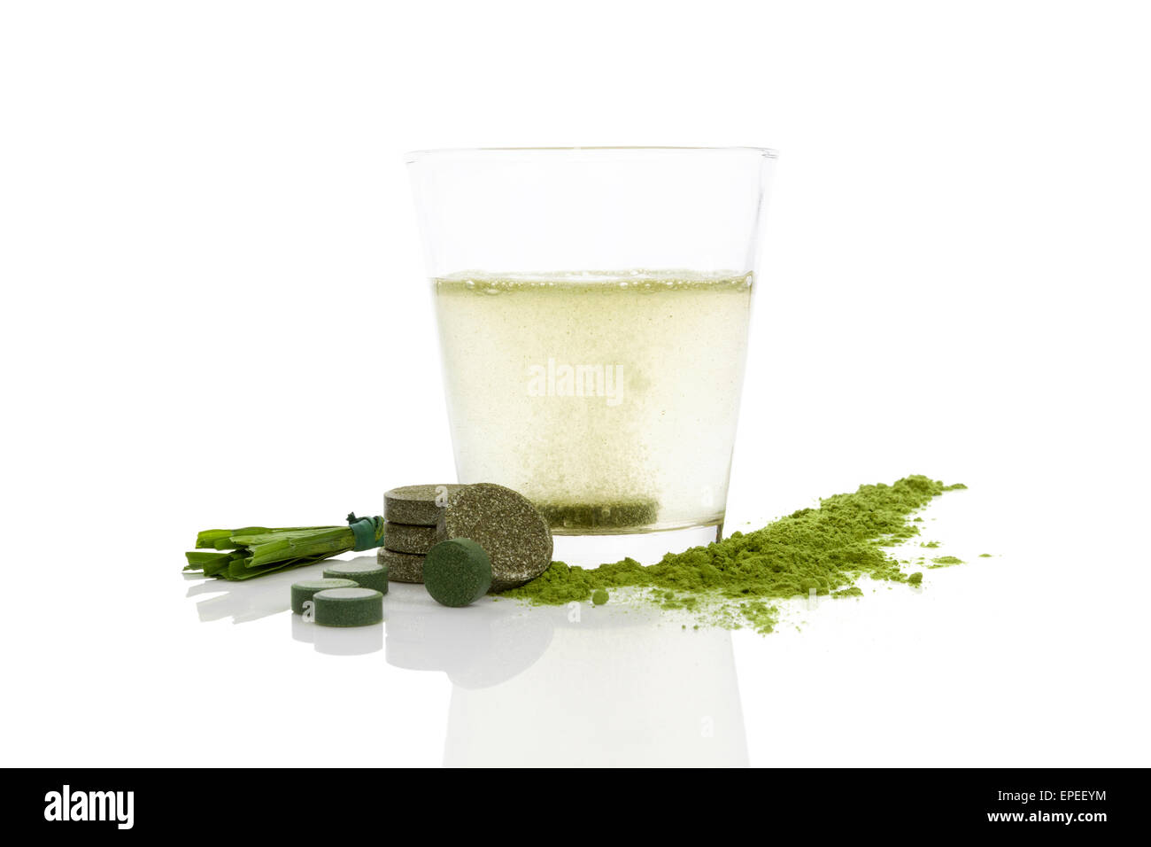 Tablet dissolving in water hi-res stock photography and images - Alamy