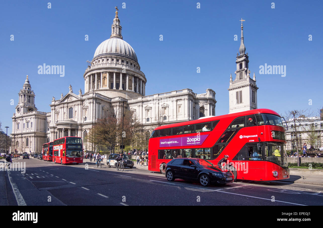 Blue buses hi-res stock photography and images - Alamy
