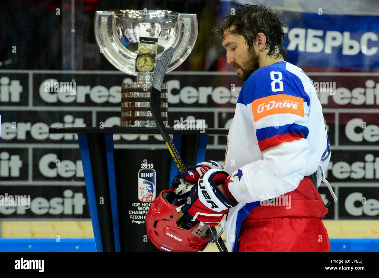 Russian forward Alexander Ovechkin pass the trophy after Russian team ...