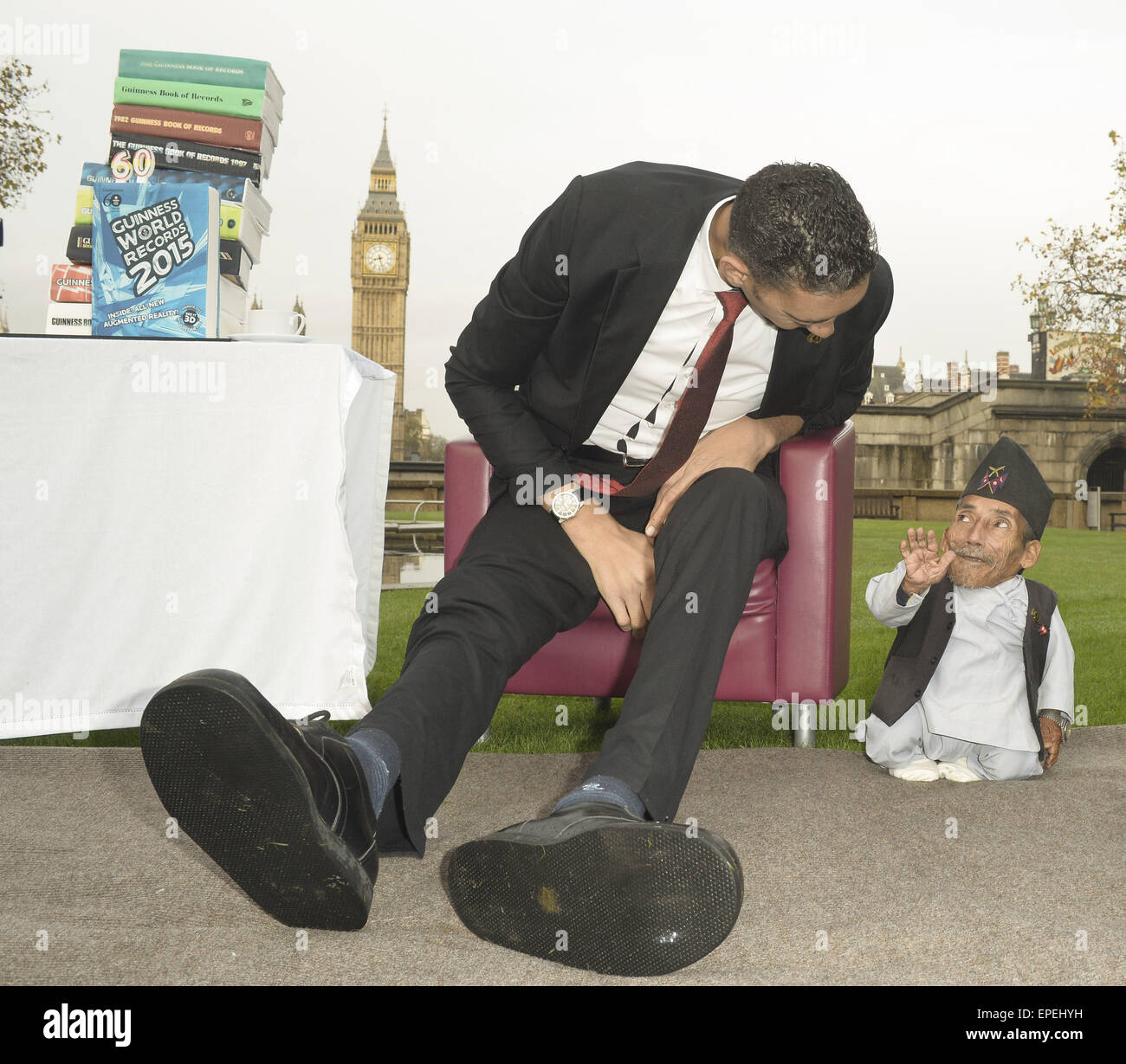 The shortest man ever Chandra Bahadur Dangi 54.6com - 21.5 inches) and ...