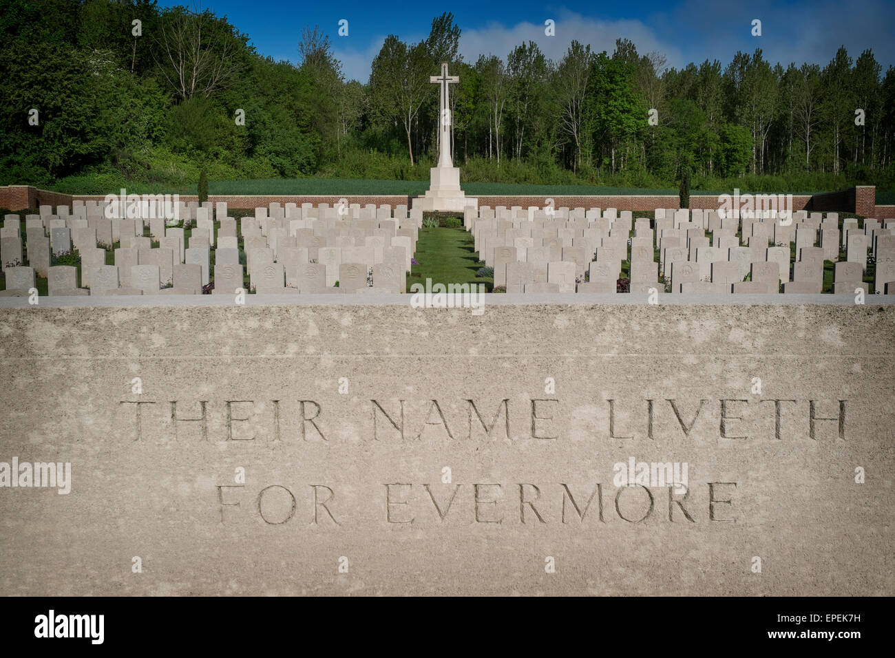 View of the Commonwealth War Graves Commission Flatiron Copse Cemetery ...