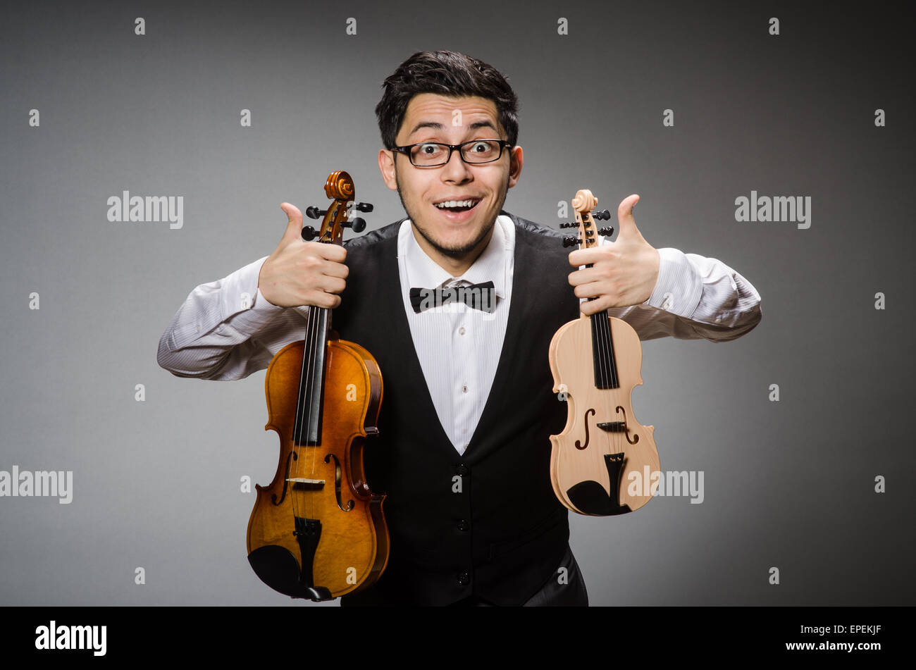 Funny violin player with fiddle Stock Photo - Alamy