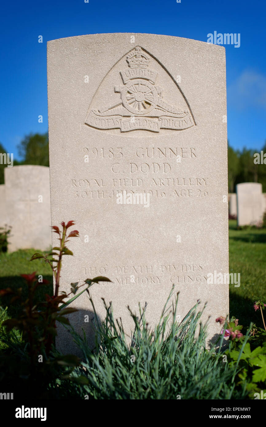 Grave of Gunner C. Dodd at Flatiron Copse Cemetery, Mametz, France ...