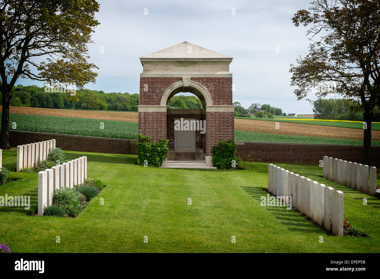 Cwgc headstones hi-res stock photography and images - Alamy