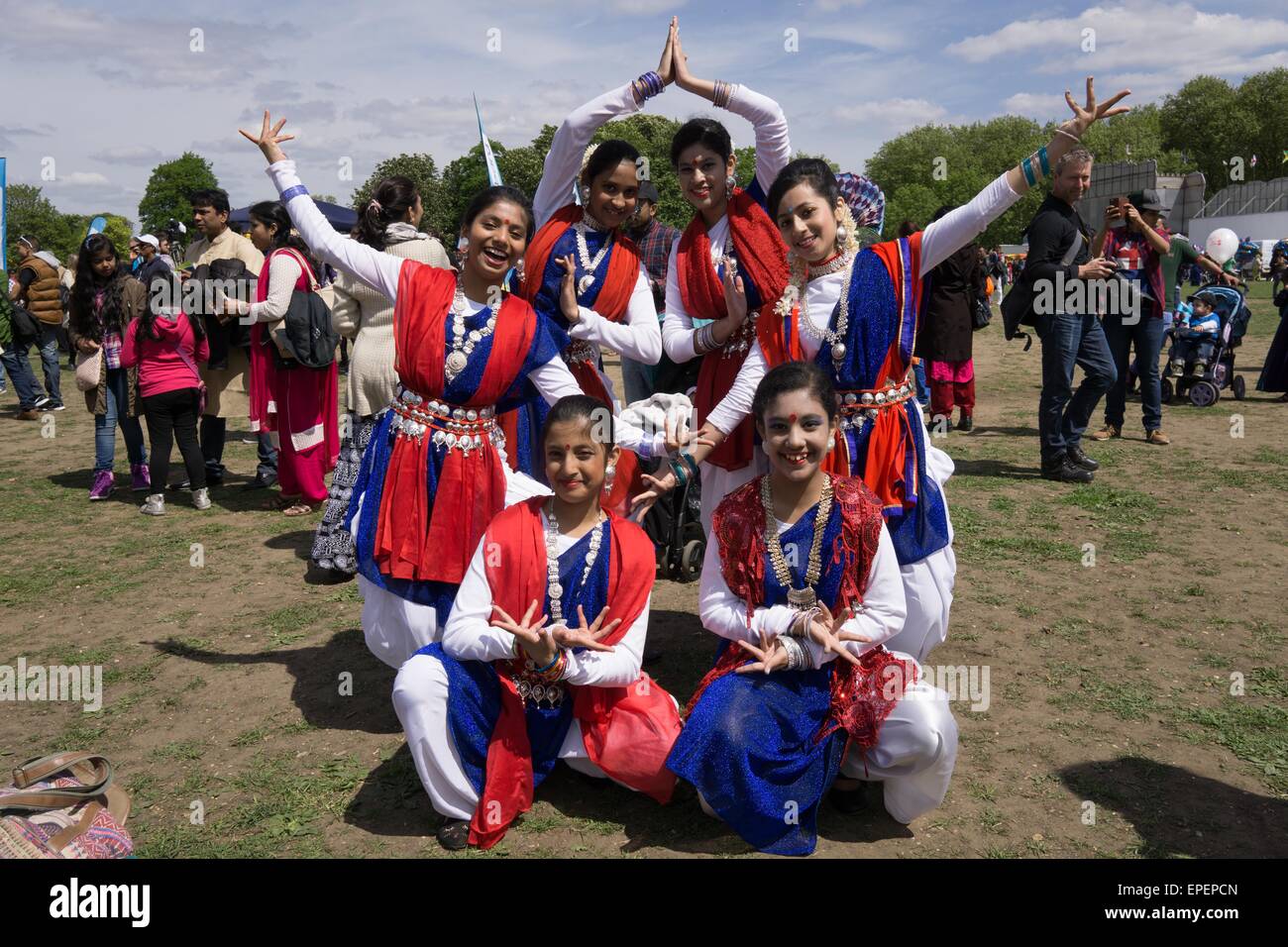 Bangladeshis celebrate in london hi-res stock photography and images ...