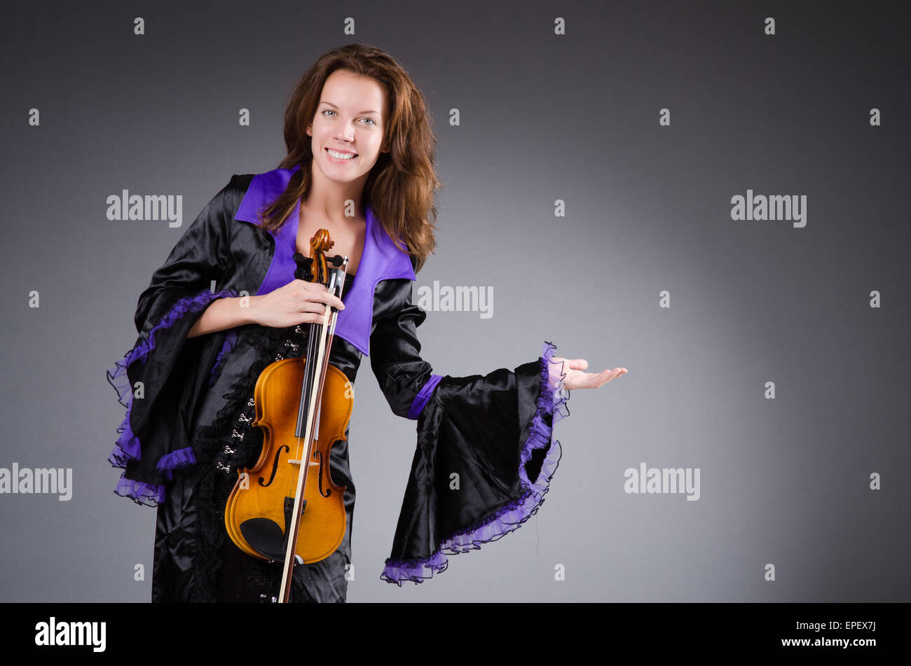 Female con artist hi-res stock photography and images - Alamy