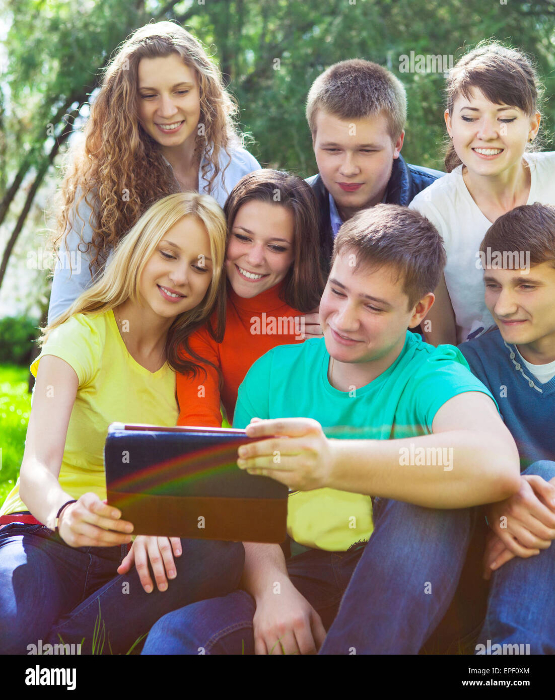 Young college students using hi-res stock photography and images - Alamy