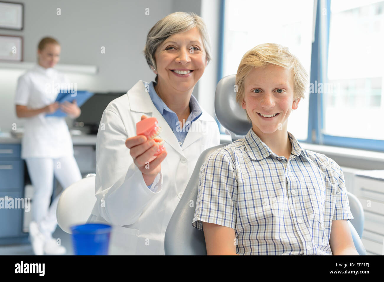 Teenager patient sitting dental hi-res stock photography and images - Alamy