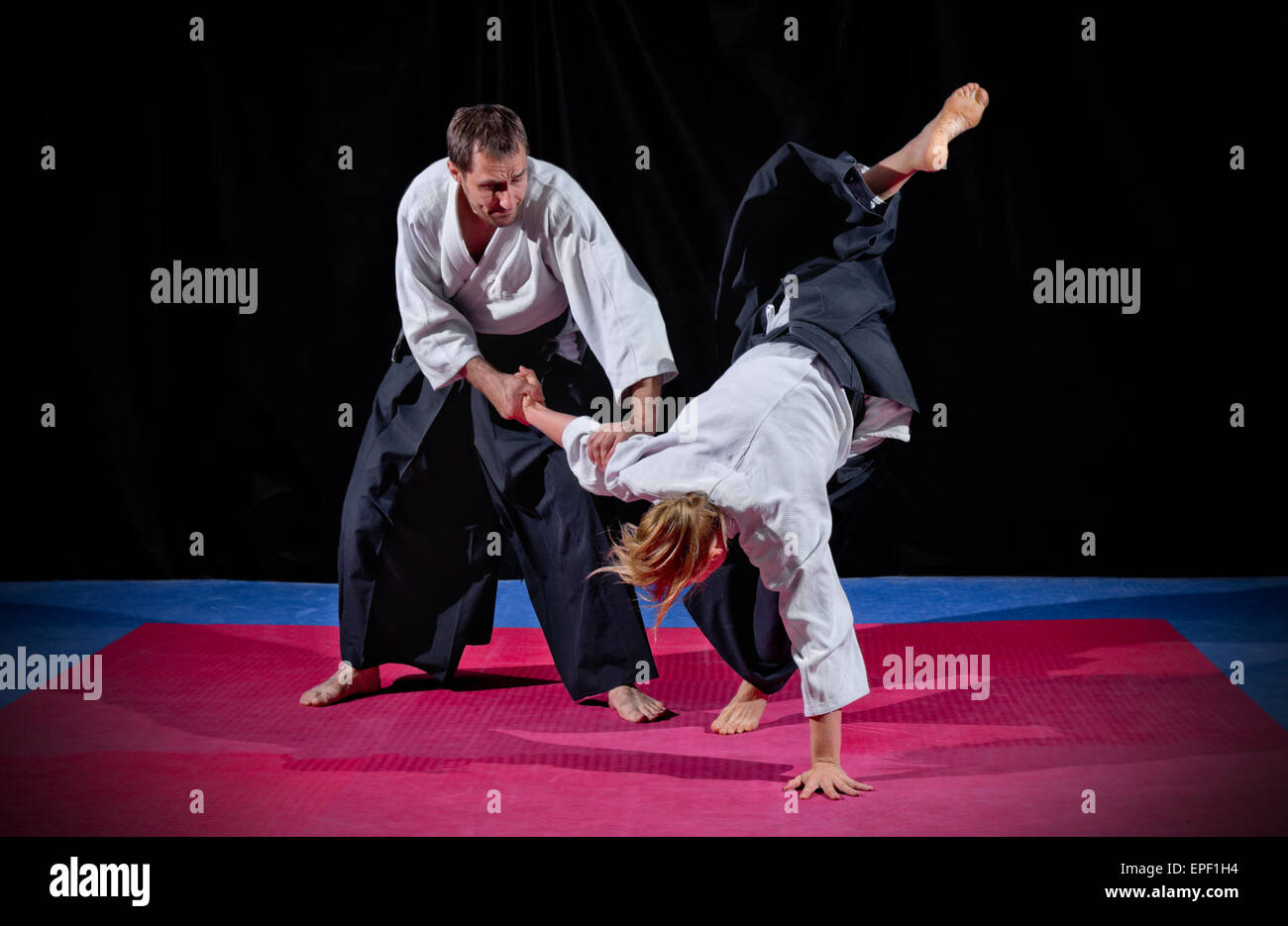 Japanese woman between two hi-res stock photography and images - Alamy